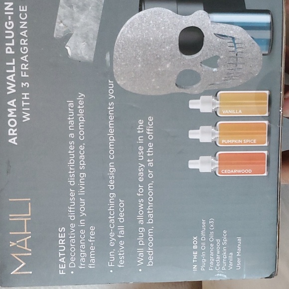 mahli | Accents | Mahli Glitter Skull Halloween Aroma Wall Plugin Set 3 ...